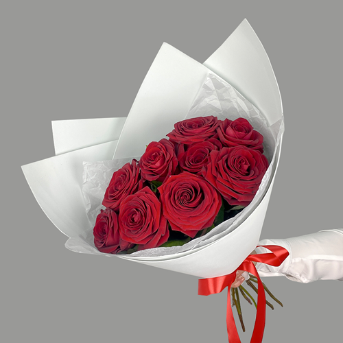 Букет красных роз 9 шт