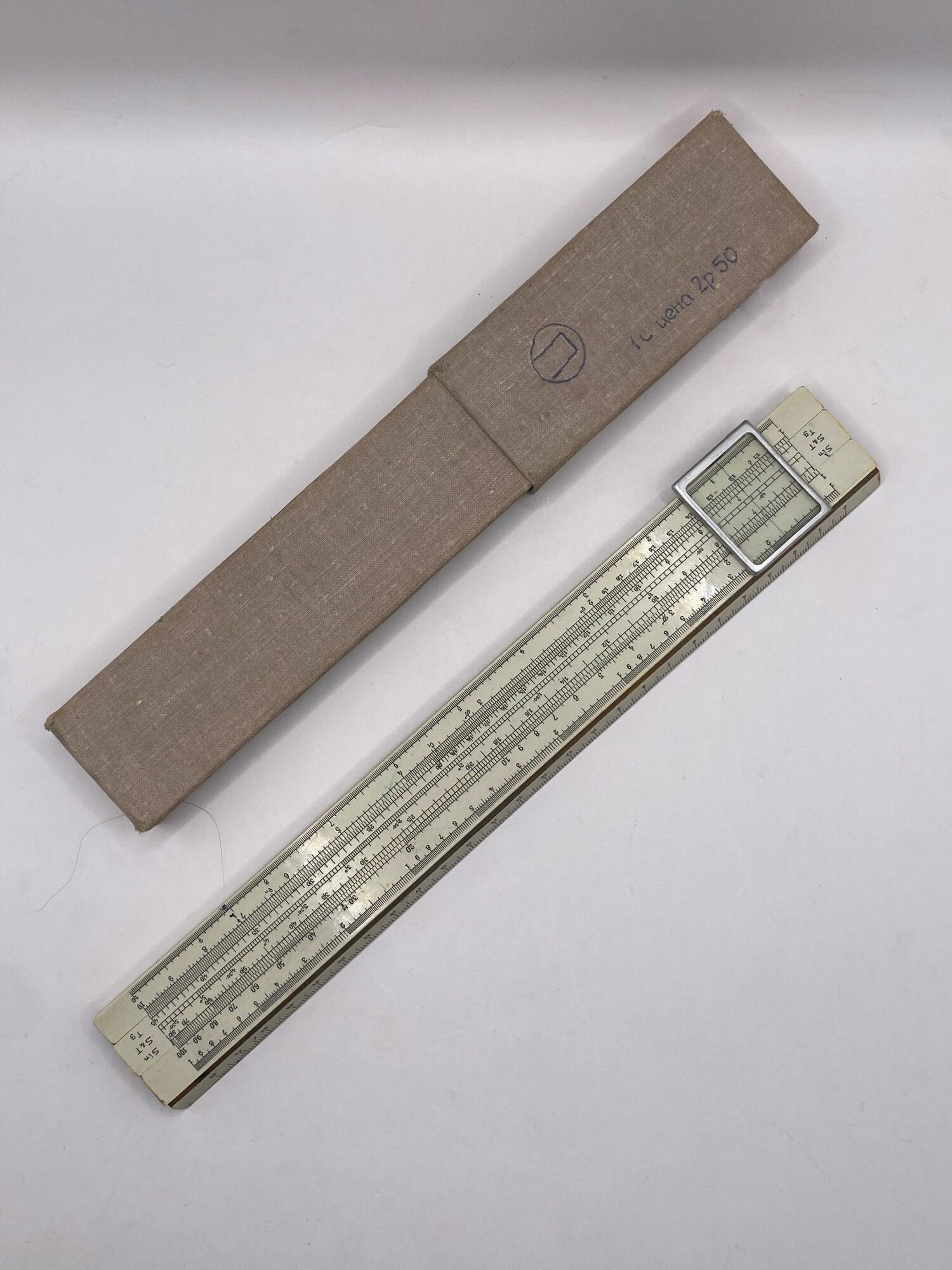 Логарифмическая линейка в родной коробке. СССР. 1954 год. Дерево. Полный комплект. Ленинград.
