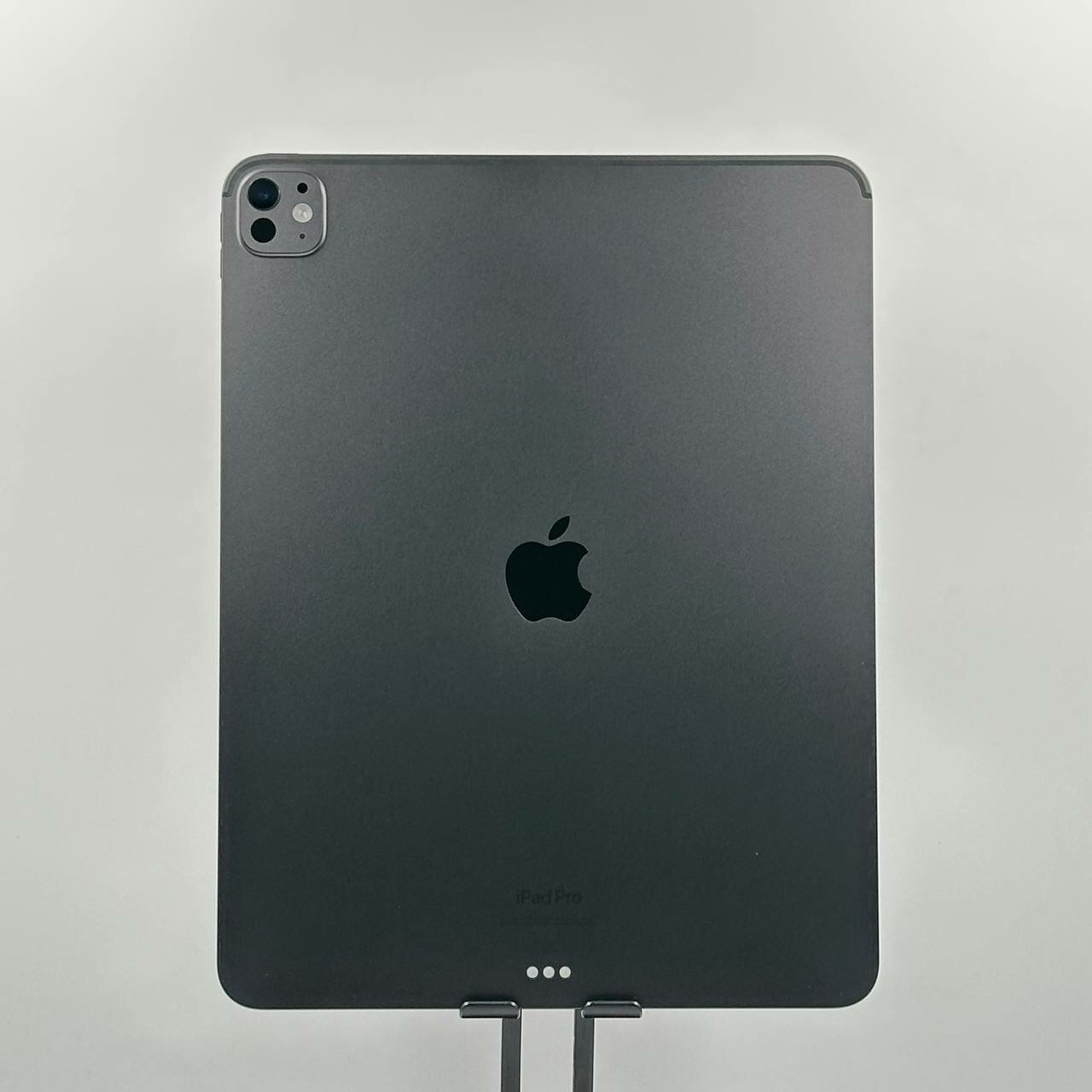 13" Планшет Apple iPad Pro 13 2024, 512 ГБ, Wi-Fi, черный космос