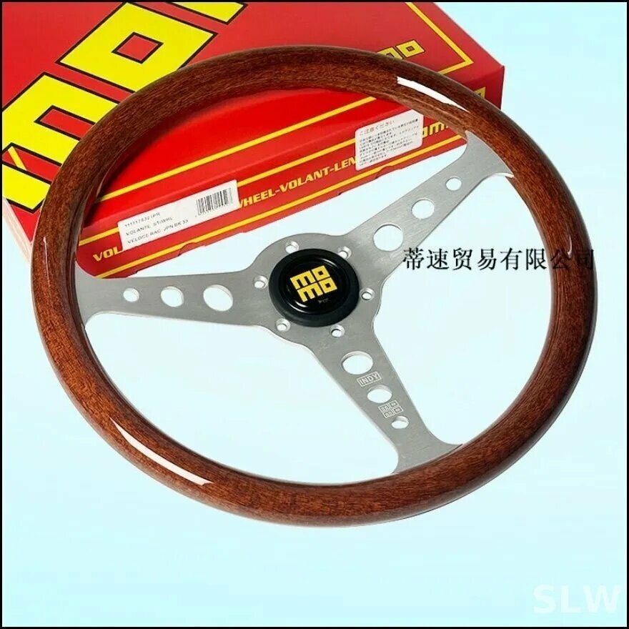 Эксклюзивная модифицированная модель руля 15 дюймов от итальянского производителя MOMO выполнена в дереве