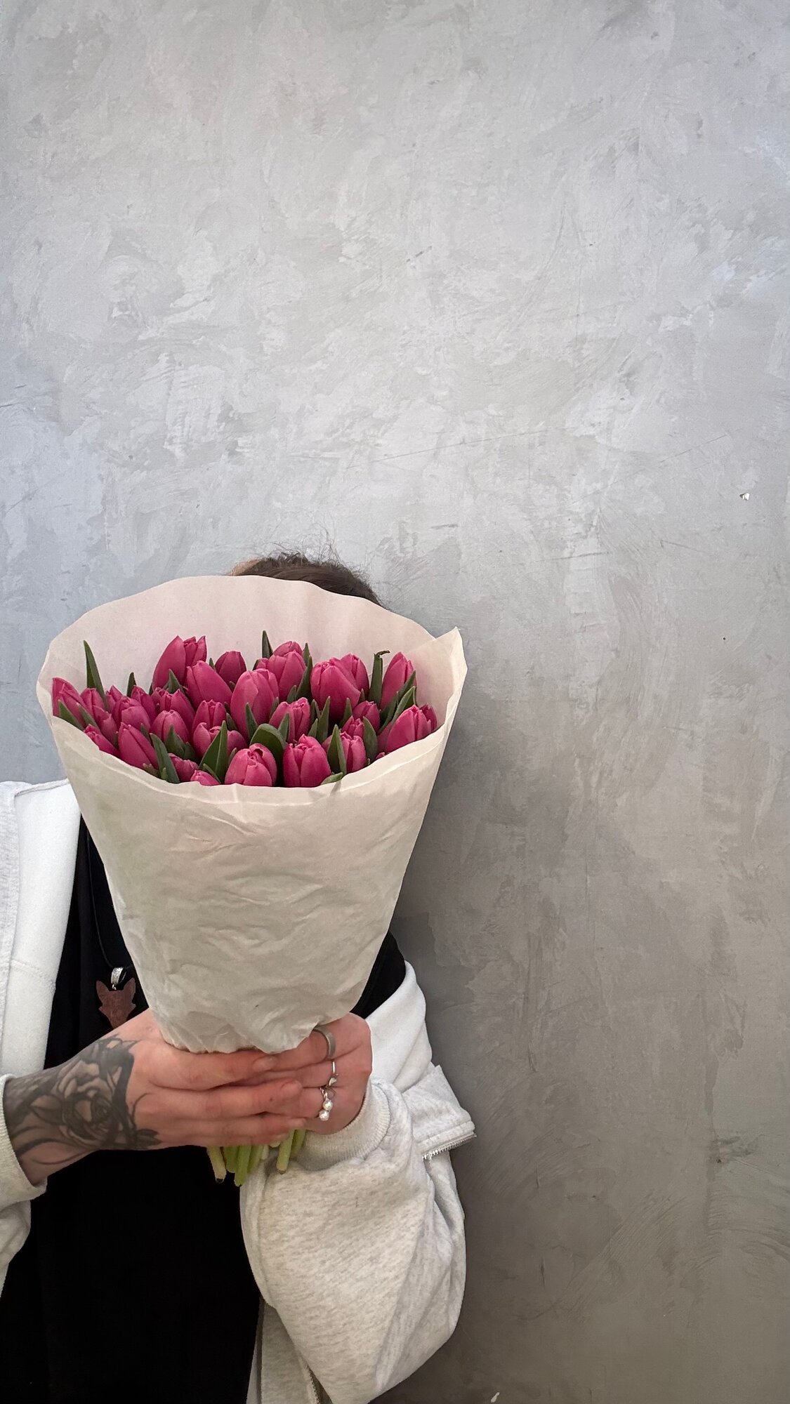 Охапка весны , тюльпаны 45 штук , охапка без зачистки и сборки