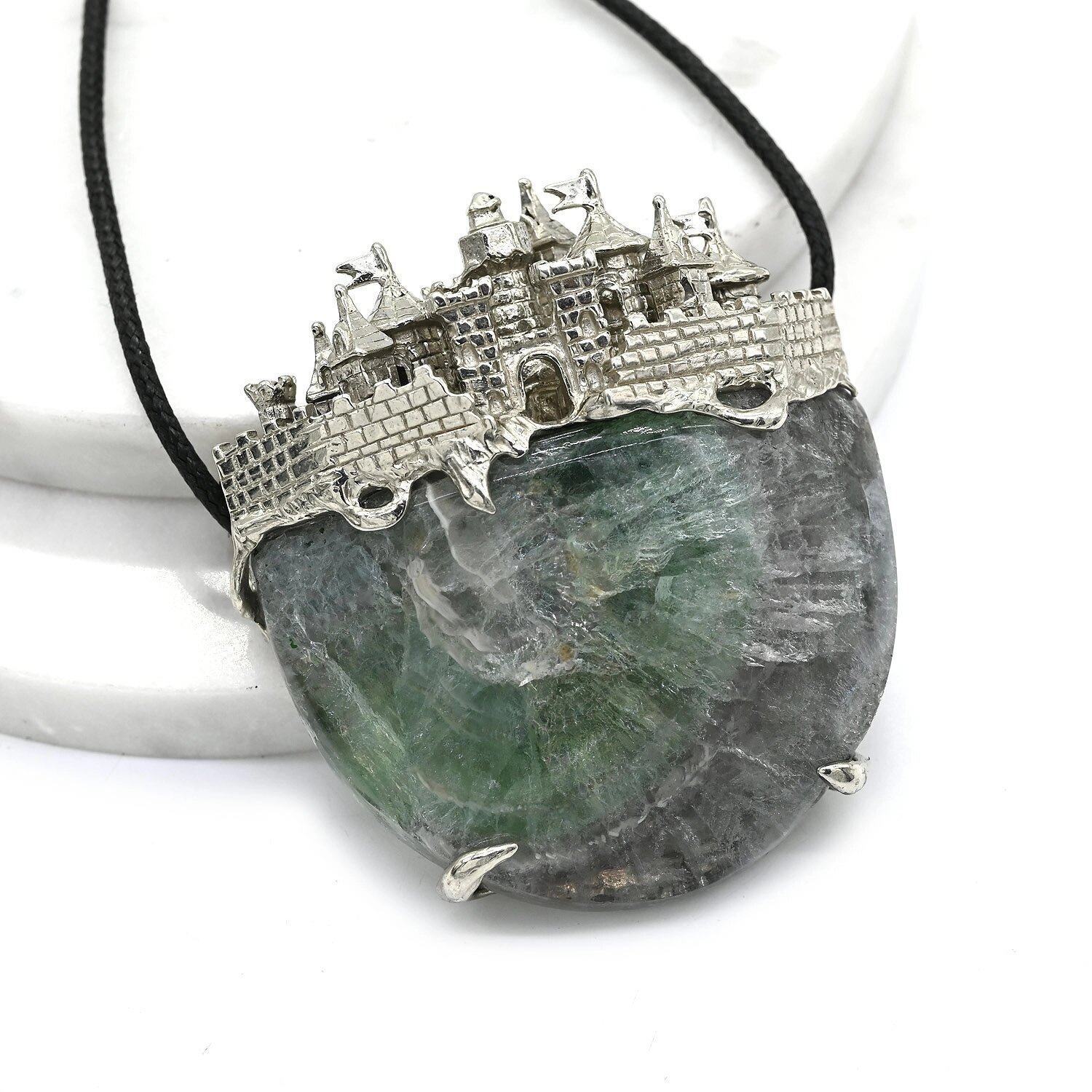 Подвеска, флюорит