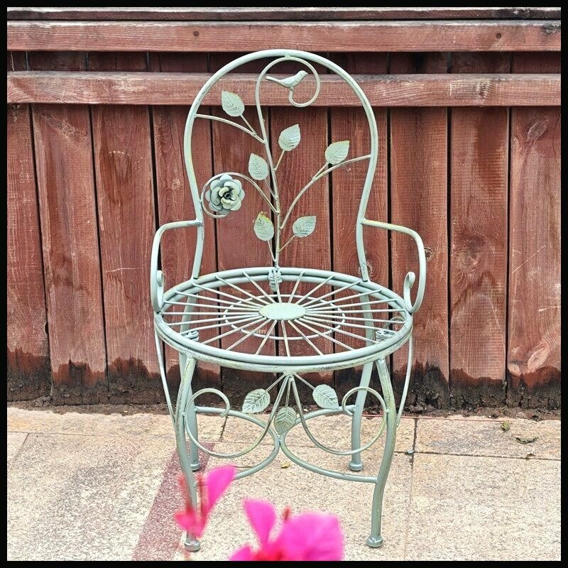 Садовый стул