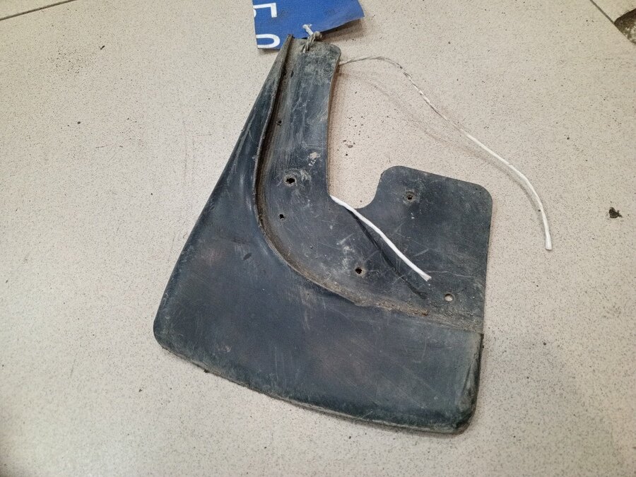 Брызговик задний левый от Toyota Avensis 2 2003-2009