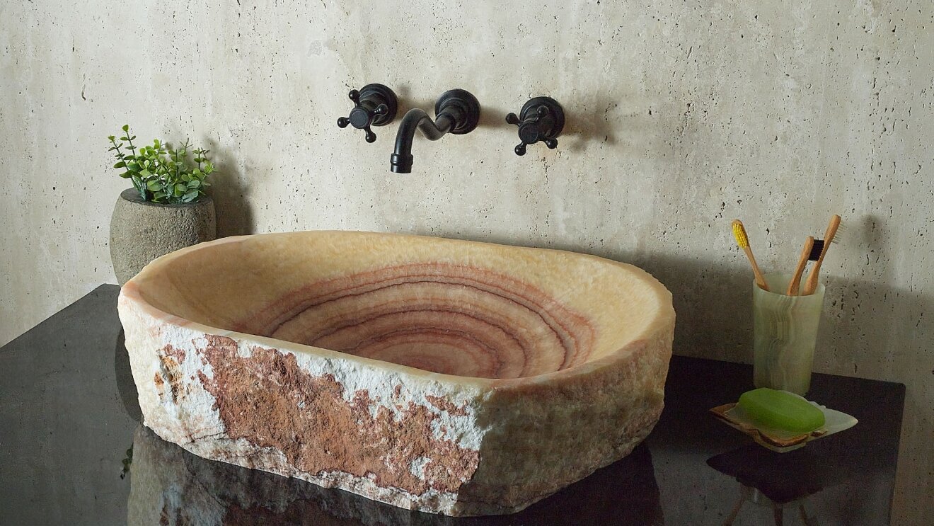 Природная раковина из красного камня оникса Hector M136 00707911136