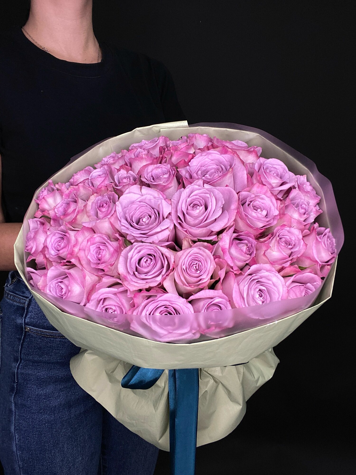 Сиреневые розы