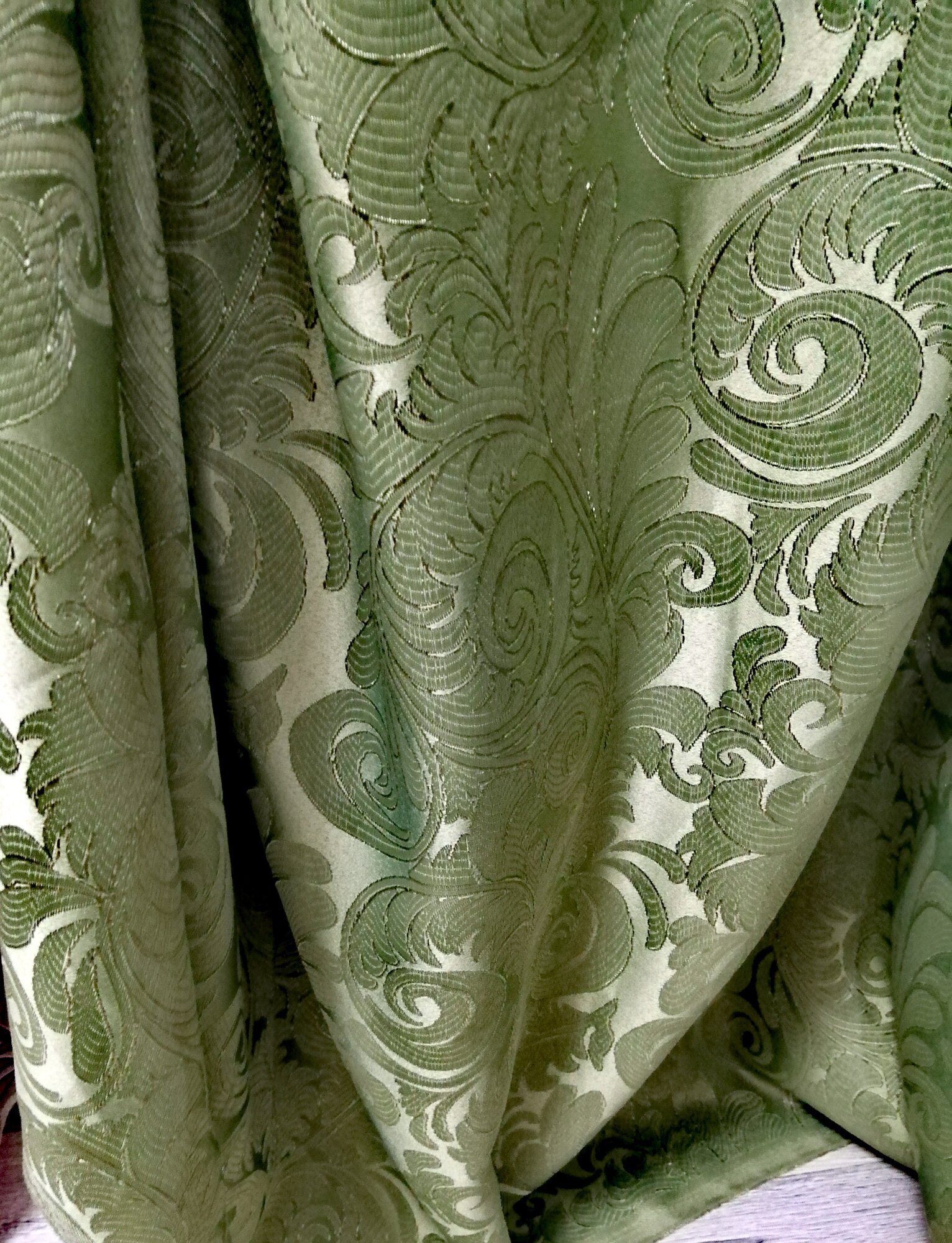 Готовые шторы жаккардовые. Цвет зеленый. Выс.250см, шир.200см. Для кухни, гостиной, столовой, детской.