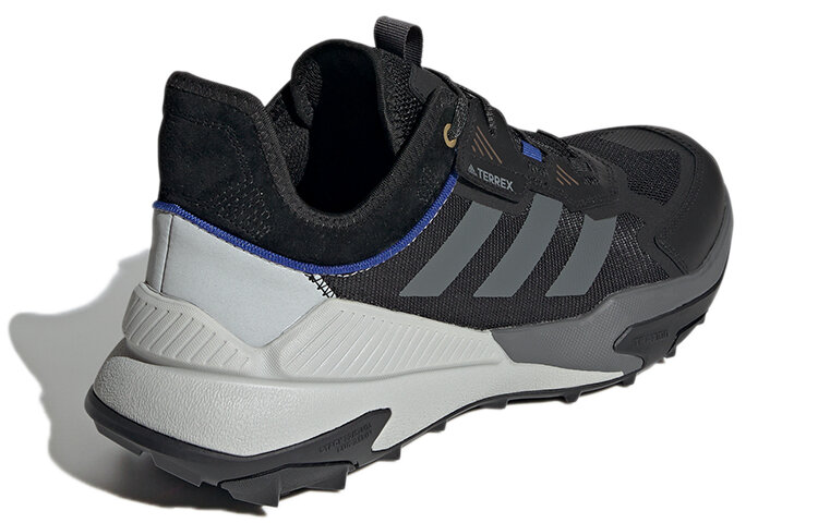 Ботинки для альпинизма adidas, размер 44 EU, черный — фото 1