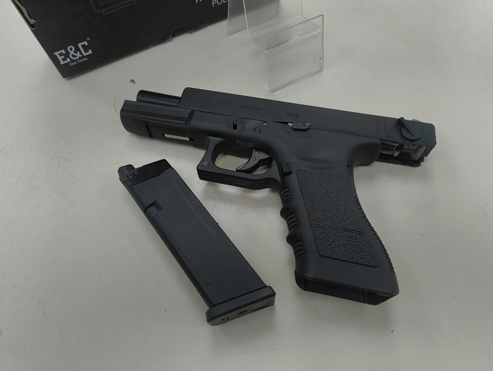 Пистолет пневматический Glock 18C Б/У