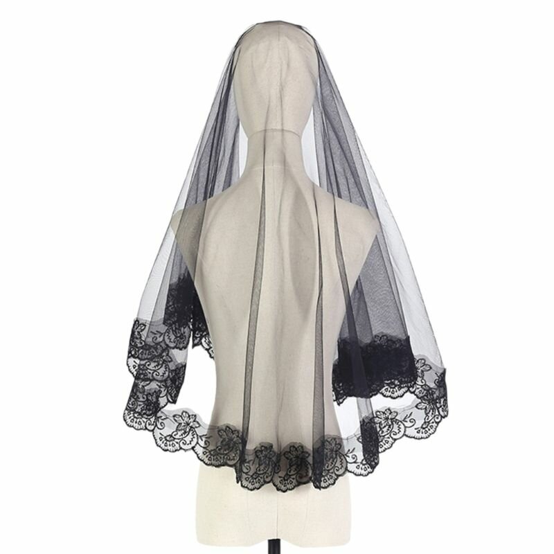 Винтажная черная вуаль