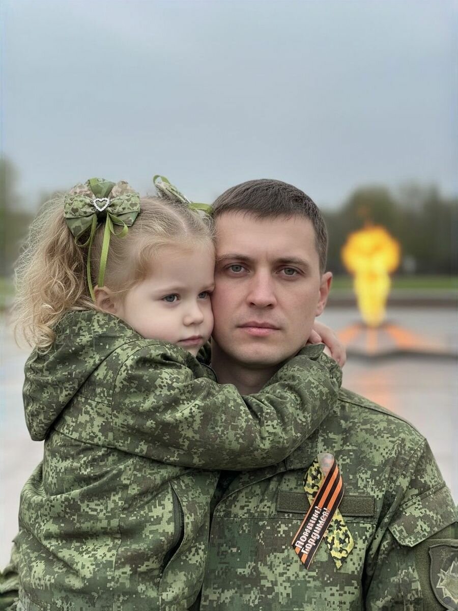 Набор из заколок и георгиевской ленты для юной патриотки