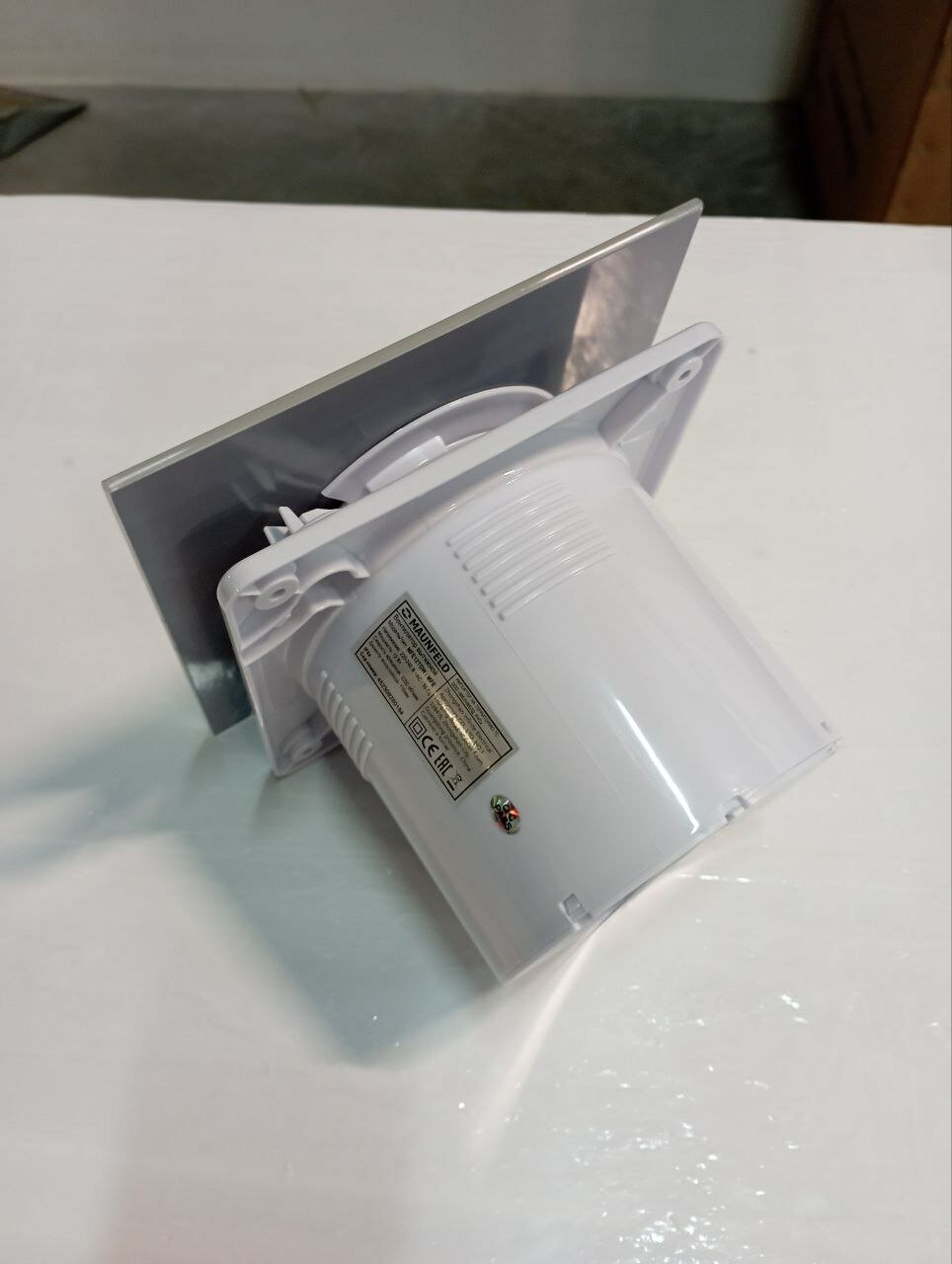 Вытяжной вентилятор MAUNFELD MFE12TGW