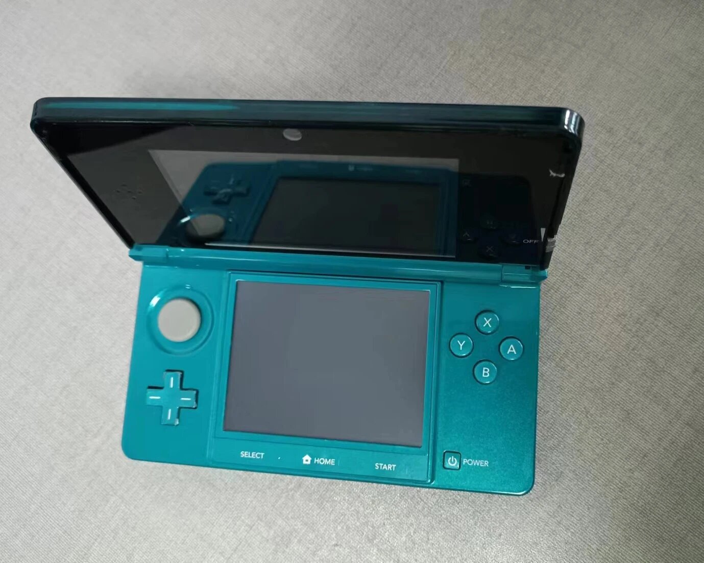 Nintendo 3DS Green 32G Bundle