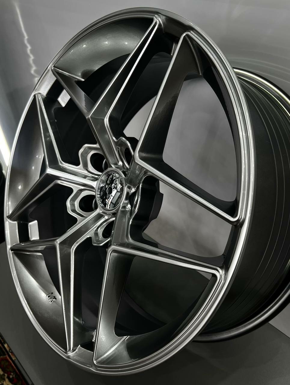 Колесные диски комплект (4 штуки) FC122, R18, 8 J, PCD 5x114.3, ET 35, DIA 73.1