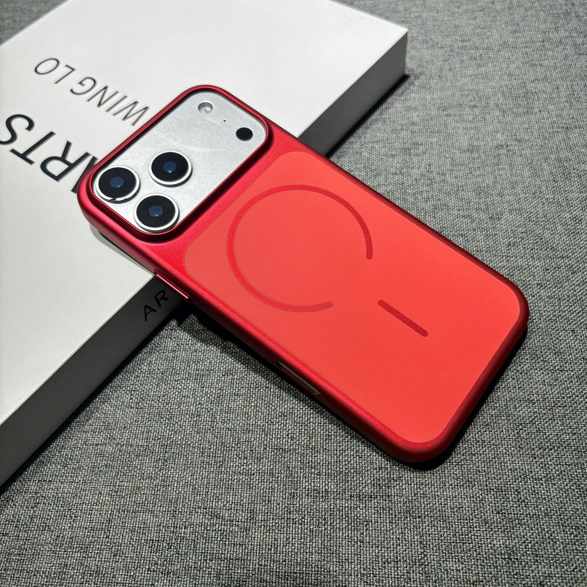 Подходит для iPhone 17 Pro Max, мягкий магнитный чехол второго поколения, ударопрочный однотонный жесткий чехол для Apple 16/15/14