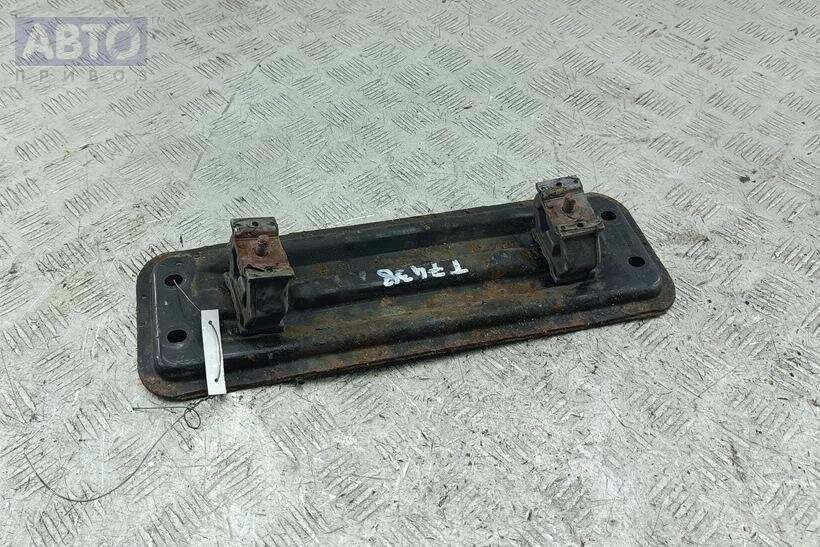 Кронштейн глушителя BMW 7 E38 (1994-2001)