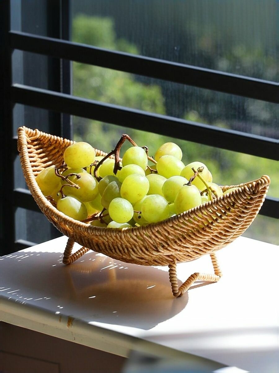 Поднос для фруктов из ротанга