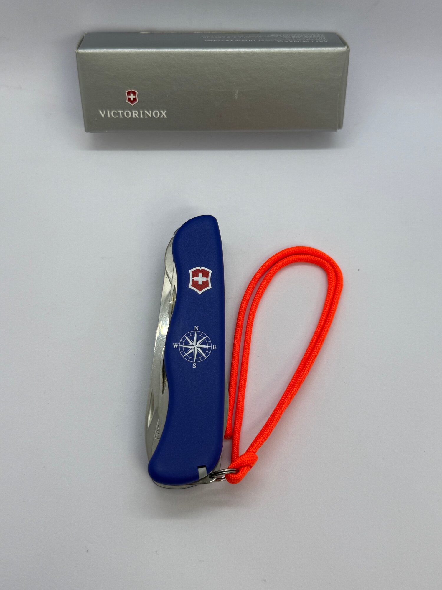 Многофункциональный складной нож для яхтсменов Victorinox Skipper 0.8593.2W, серрейторное лезвие