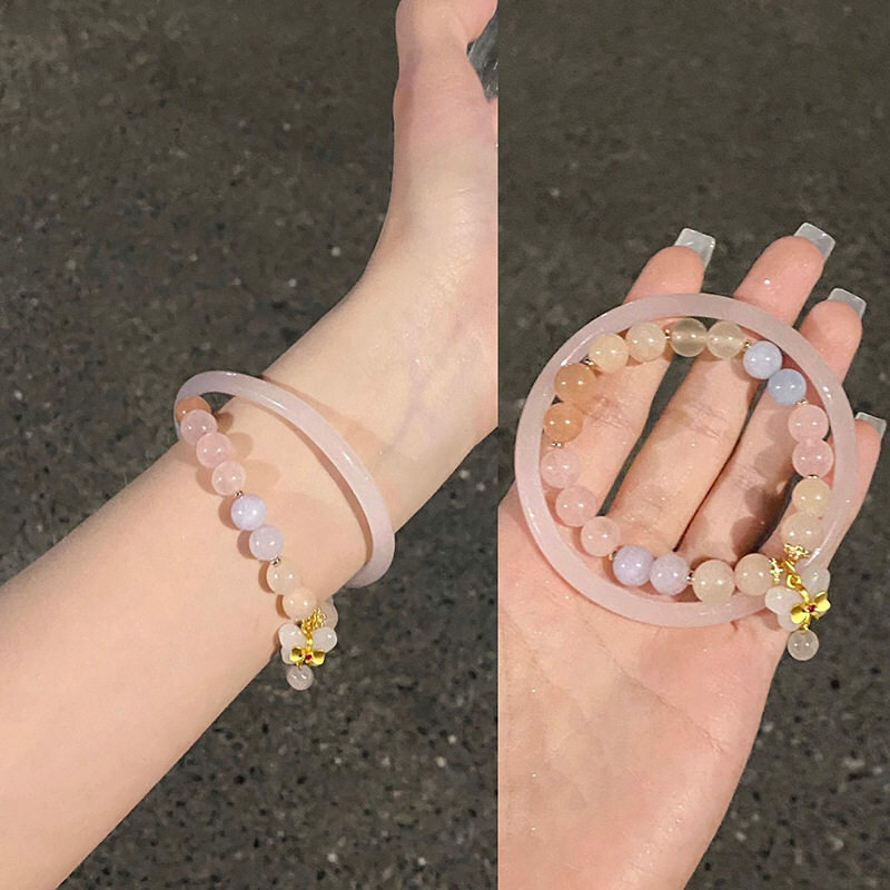 Разноцветный браслет из бусин