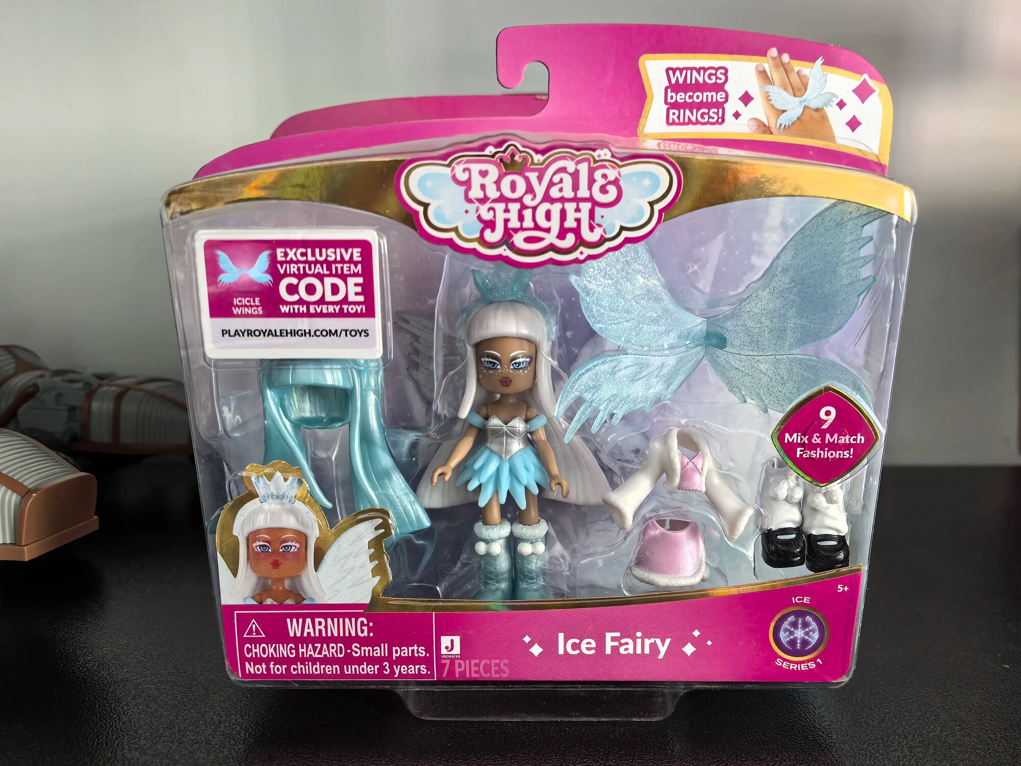 Коллекционная фигурка Fire Fairy Fashion Doll Royale High 2026 Bandai Ice Fairy