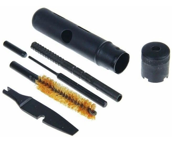 Набор для чистки и разборки оружия АКМ 7,62 мм, в метал. пенале. С хранения.