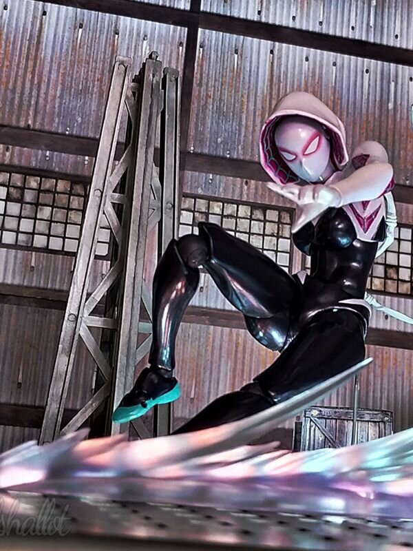 Подвижная фигурка Гвен Стаси (Женщина-паук) из серии Yamaguchi Series 004 от Marvel 16cm