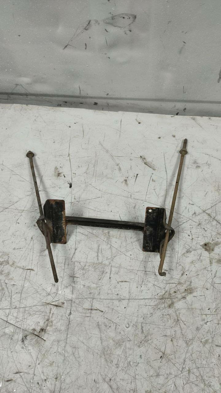 Крепление аккумулятора Mitsubishi Lancer 10 2010