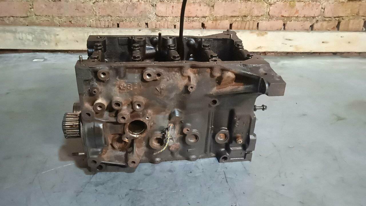 Блок цилиндров Peugeot 307 2003 306600