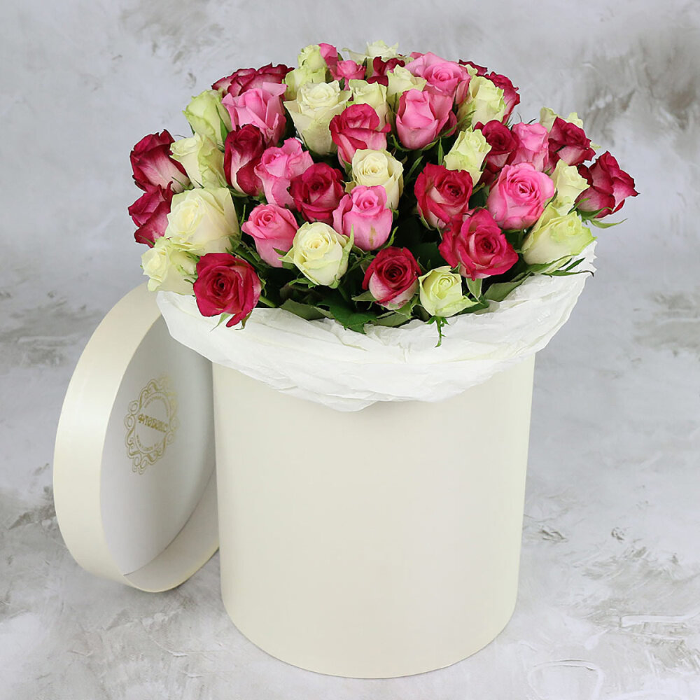 Букет Букет Маркет "Кенийская Роза", 51 роза, в шляпной коробке