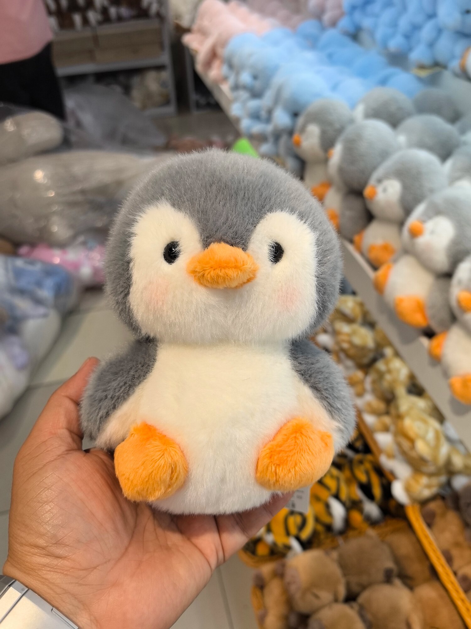 Плюшевая игрушка: кролик, слон, черепаха, милая кукла-капибара – подарок для друзей Серая кукла-пингвин