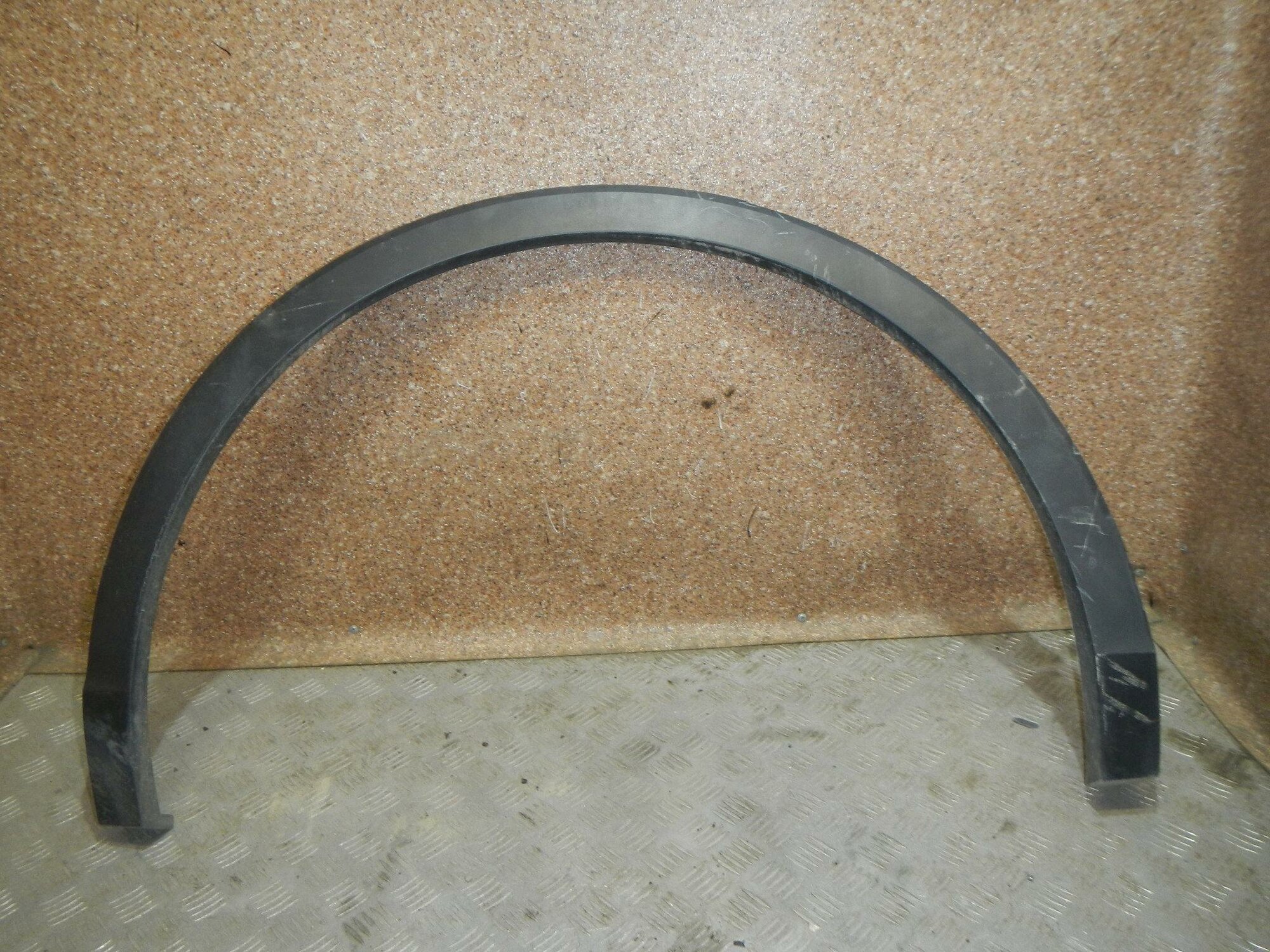 Б/У Накладка крыла заднего правого, Volkswagen (Фольксваген)-TIGUAN (II) (16-) VOLKSWAGEN TIGUAN (II) (16-) Царапины, сл...