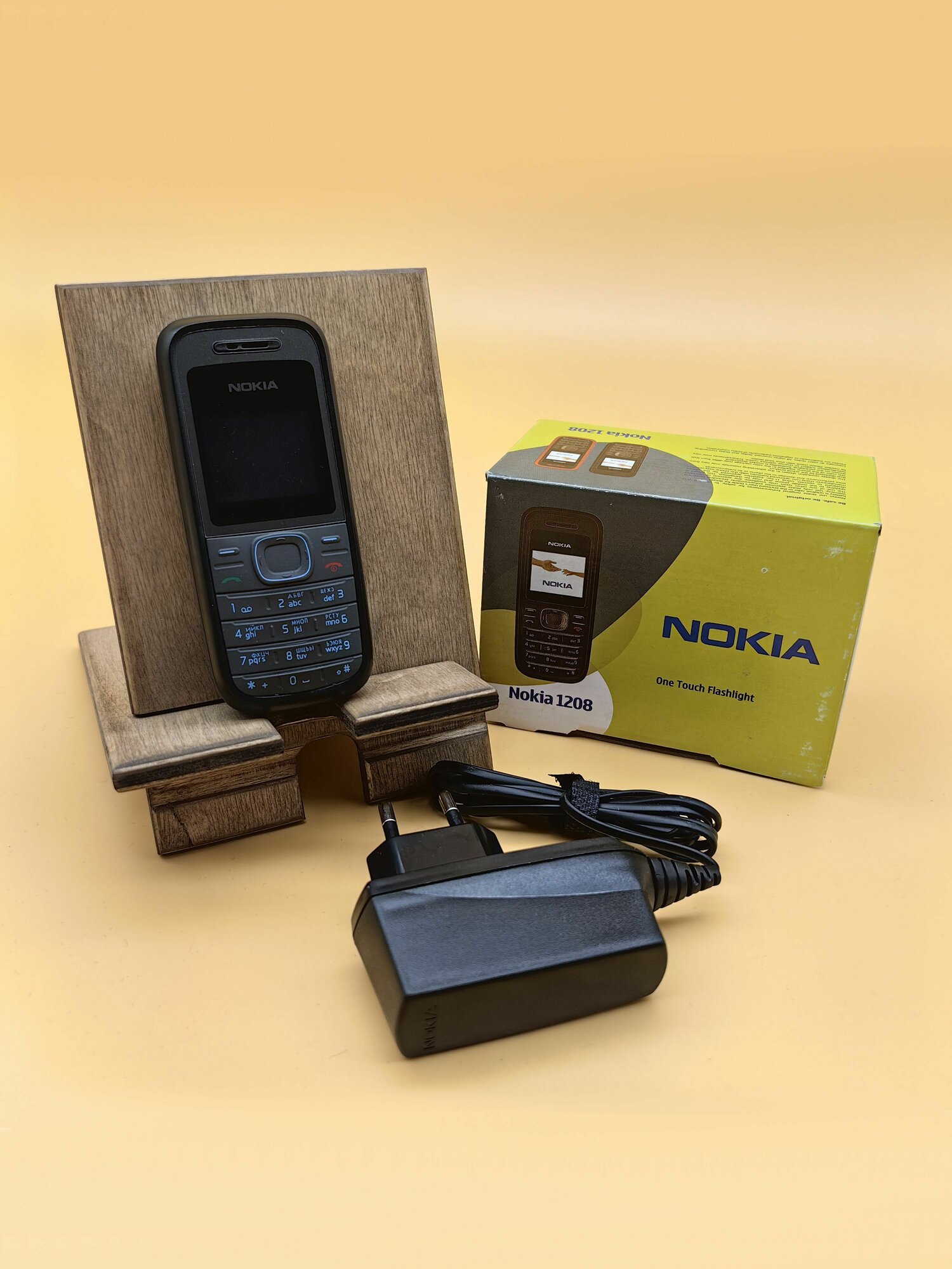 Мобильный кнопочный телефон Nokia 1208, Черный