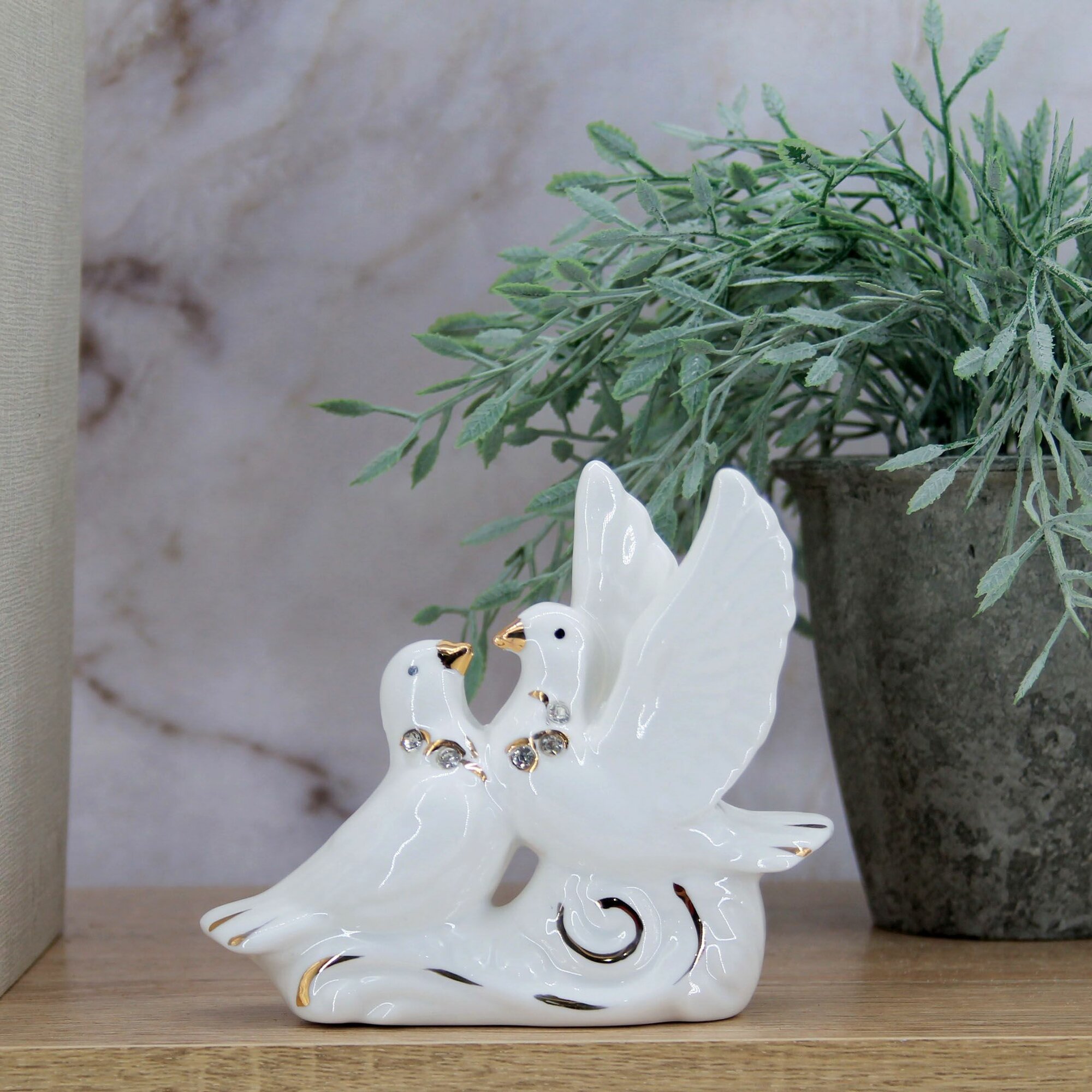 Интерьерная статуэтка Влюбленные голуби , 8.5 см , фарфор , цвет белый