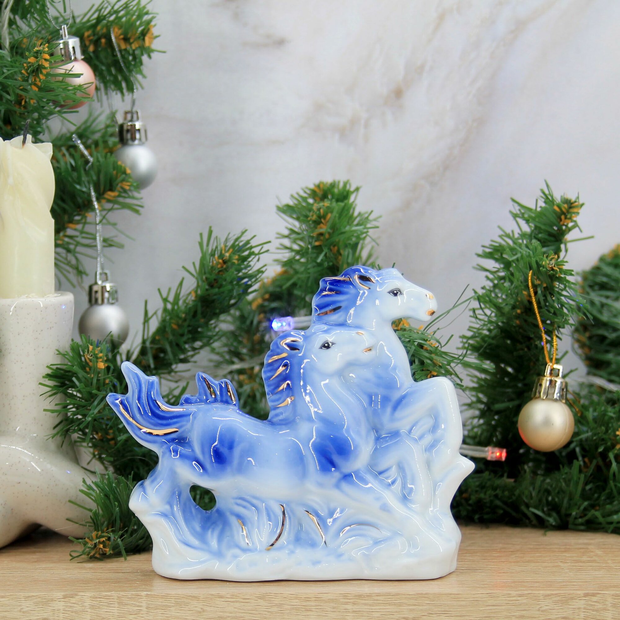 Интерьерная статуэтка Пара лошадей , 10 см , фарфор , цвет белый / голубой