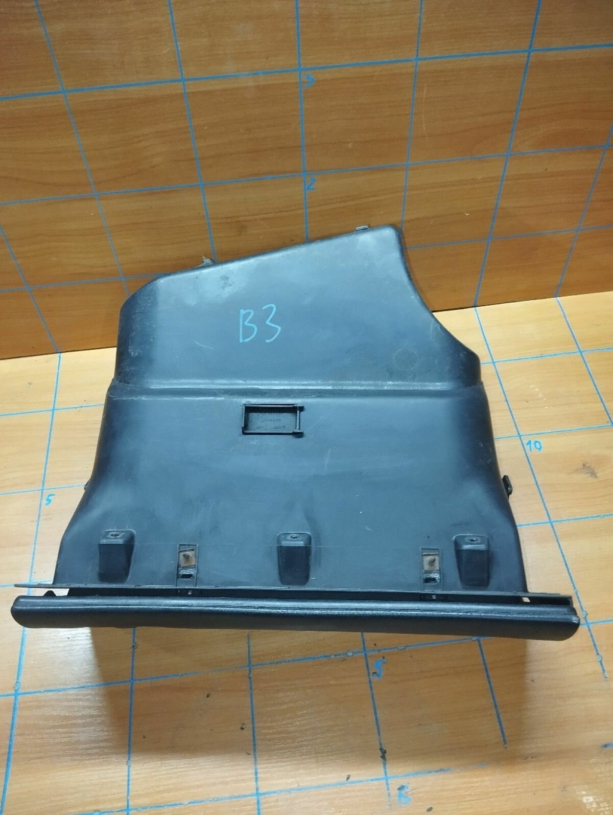 Бардачок Фольксваген Пассат Б3 1,8 Б/У с пробегом