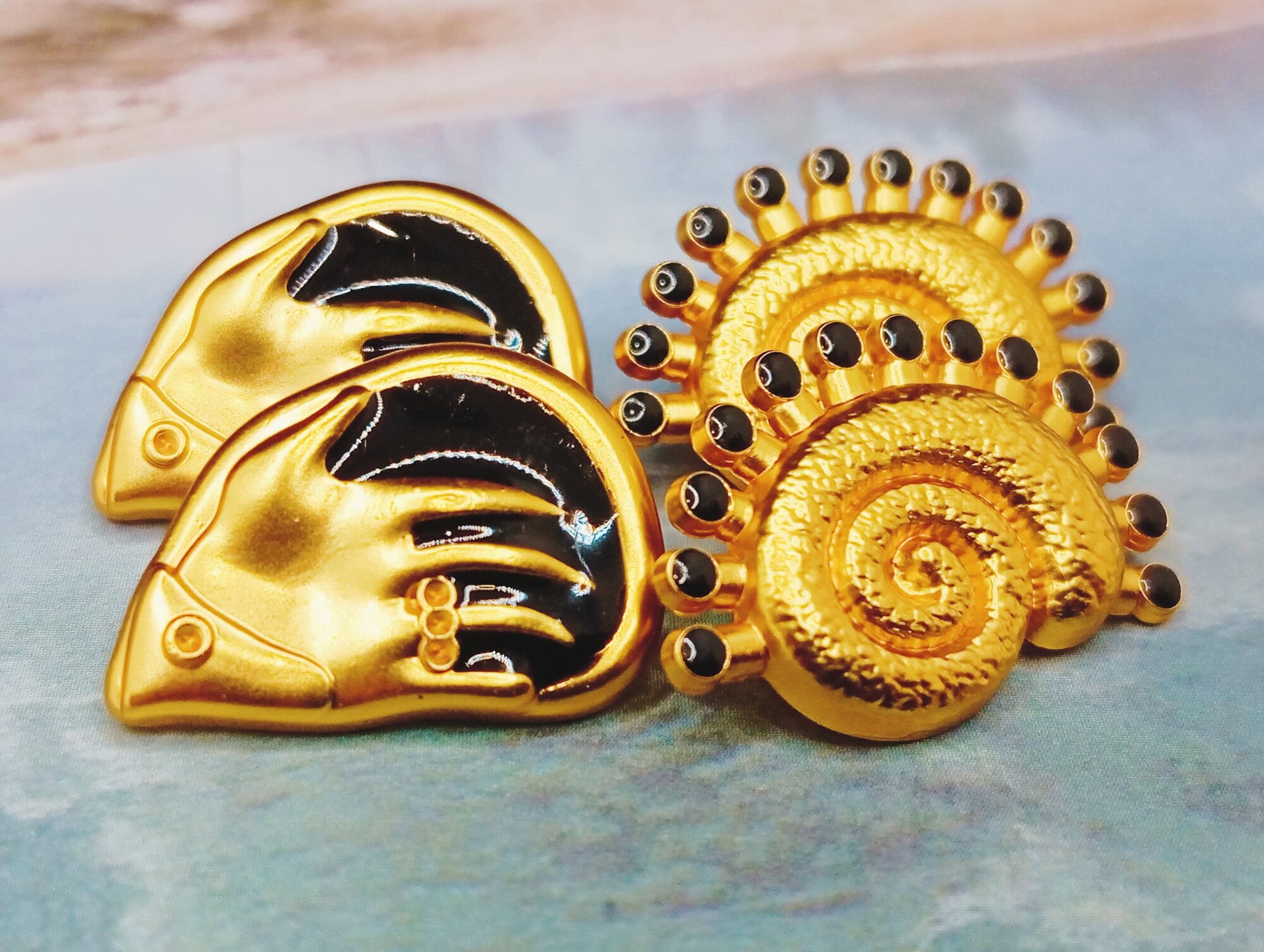 Набор золотистых пуговиц в стиле скиапарелли из 4 шт.