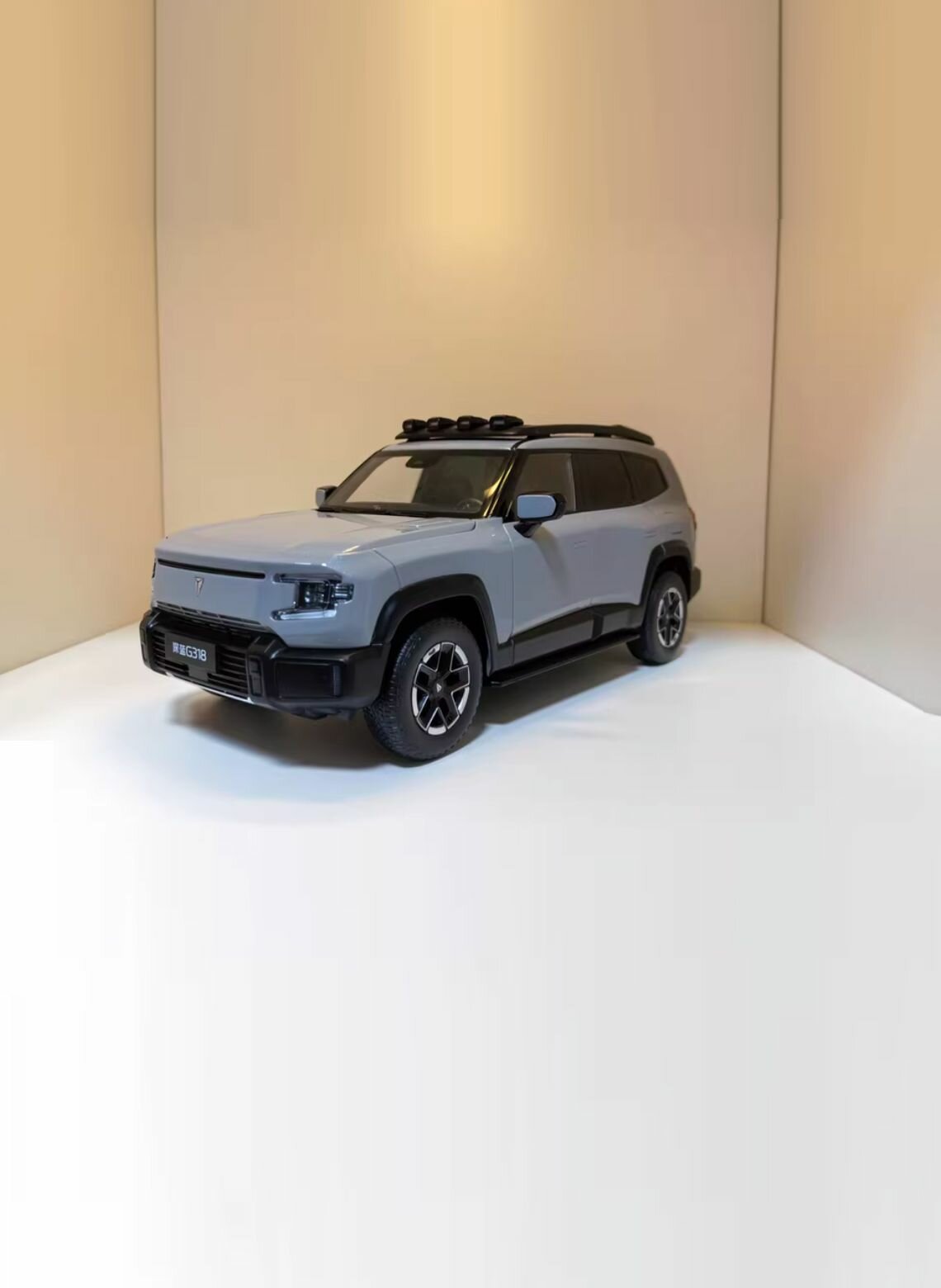 Коллекция легкосплавных автомобилей модель 1/18 Changan Dark Blue G318 серый