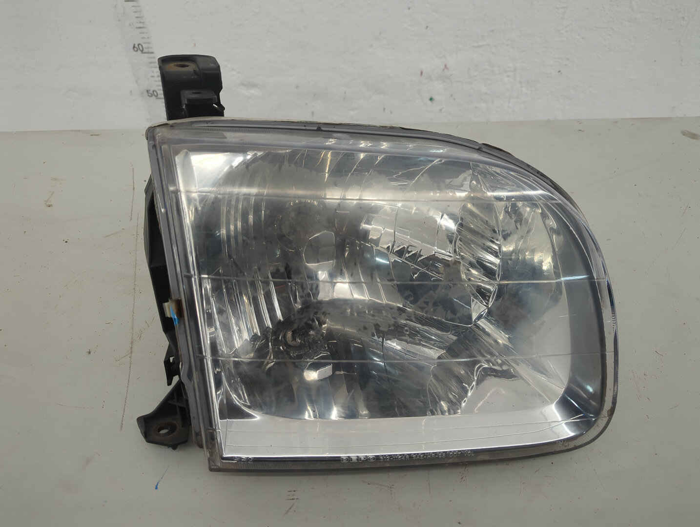 Фара (передняя) правая Toyota Sequoia Б/У