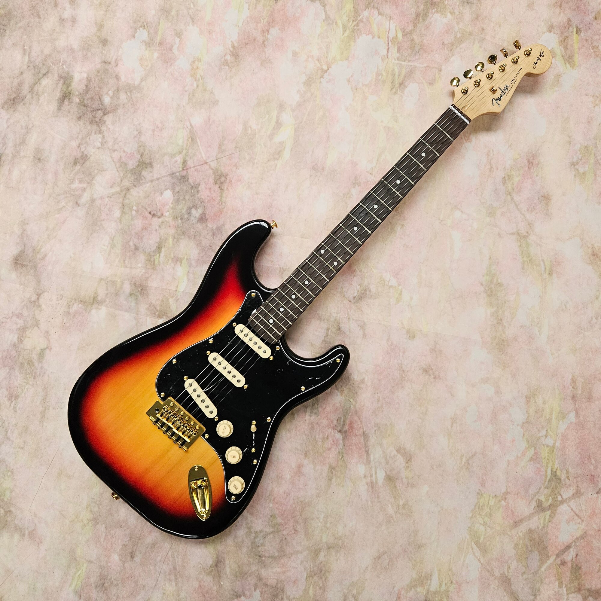 Fender Stratocaster Sunburst 3 цвета SSS золотая фурнитура тремоло розовое дерево