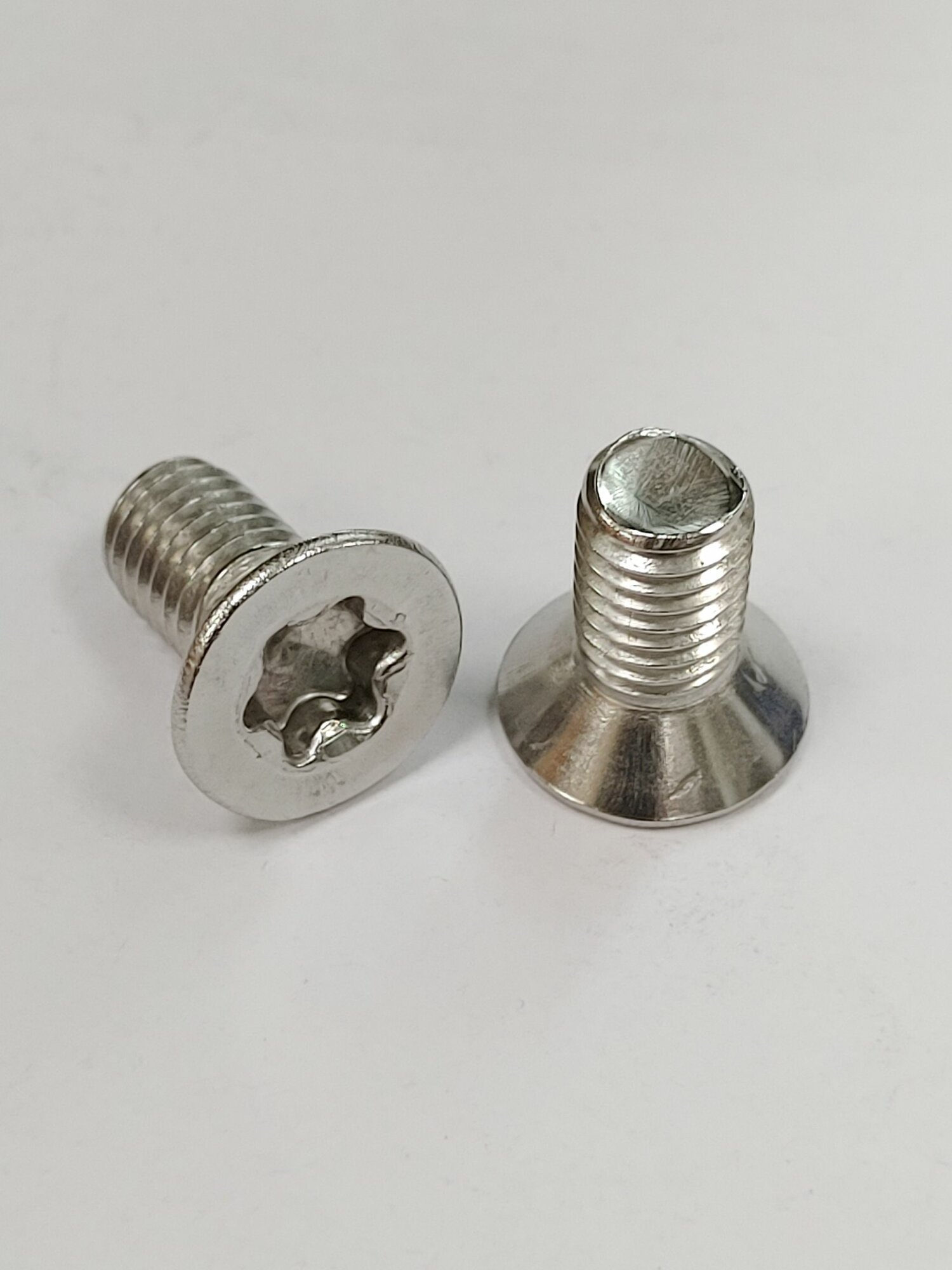 2 шт! TORX нержавеющий Винт болт тормозного диска Nissan, Renault, Mitsubishi, Lada, Mazda, 01422S801E 4020900QAB 410054EA0A 7703004128 7703004176 8200625076 8200787033 998310816 BS0466 Textar TPM0004