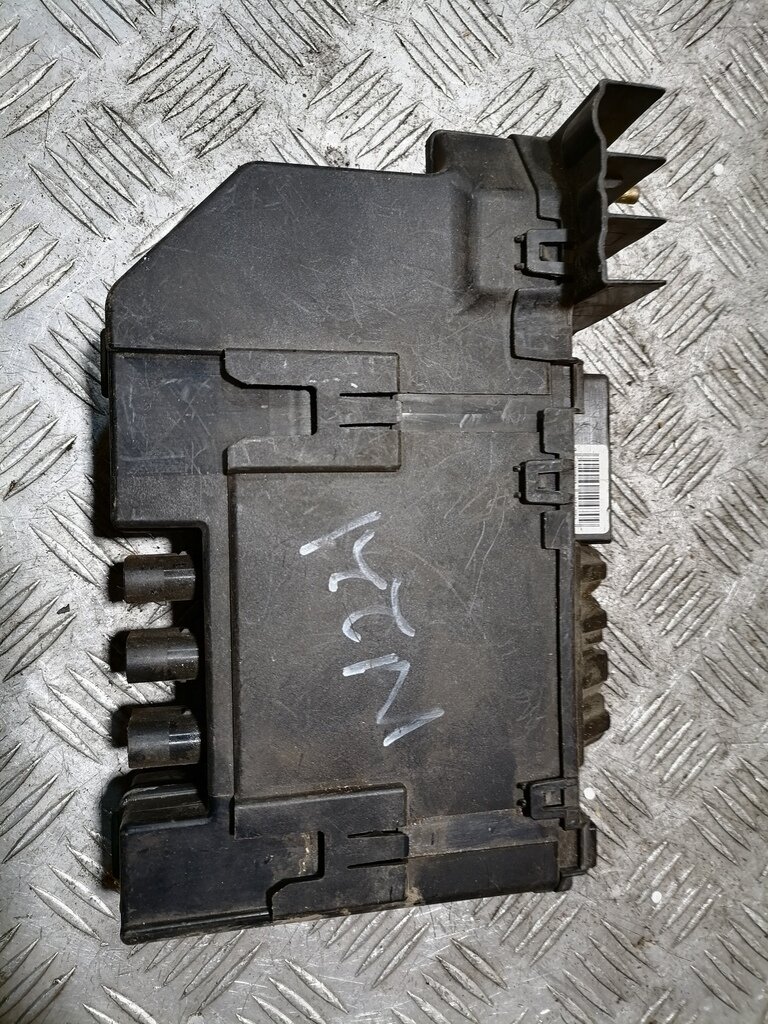 Блок предохранителей MERCEDES S w221 2215401250