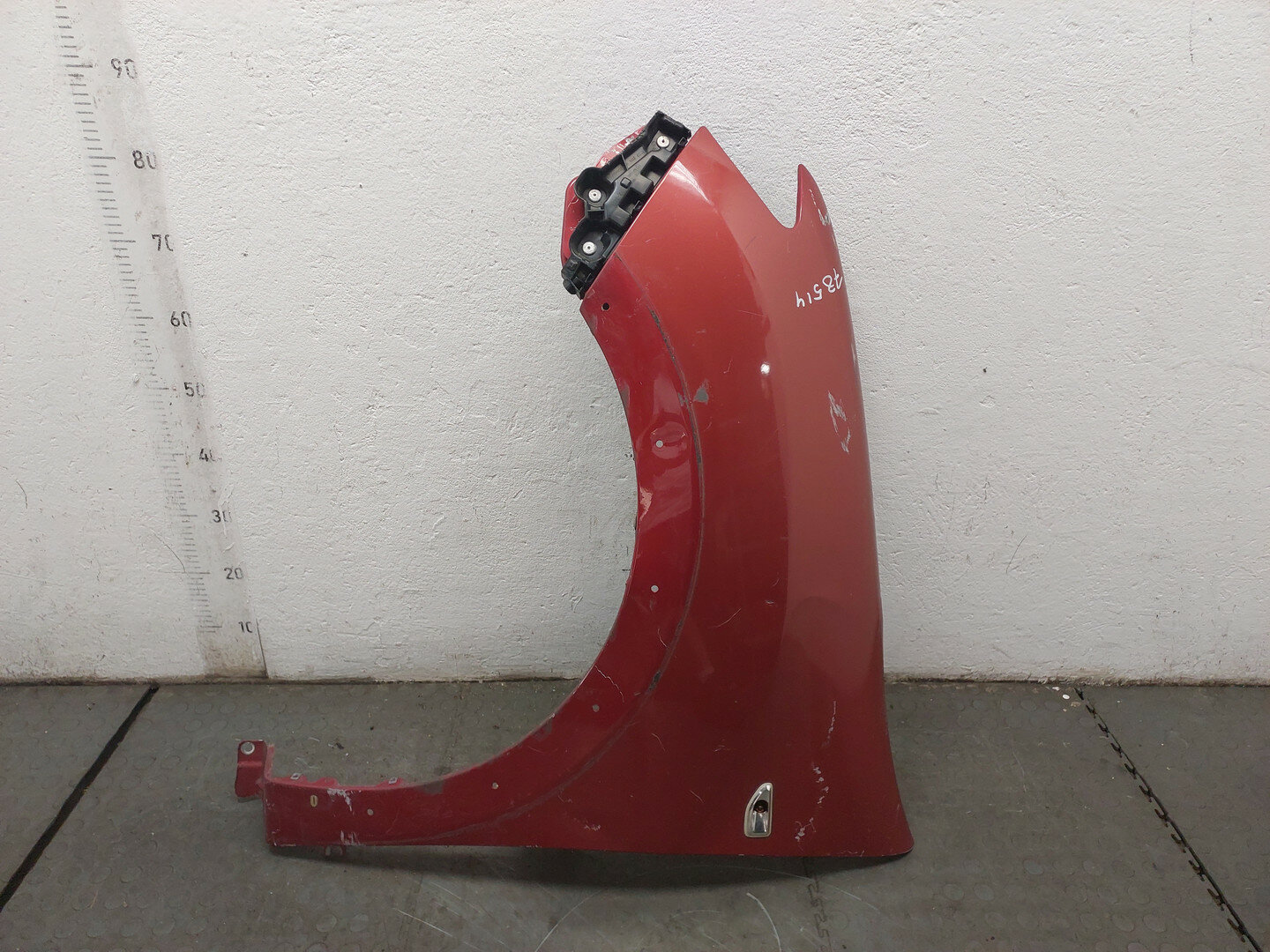 Крыло левое переднее Dacia Sandero Б/У