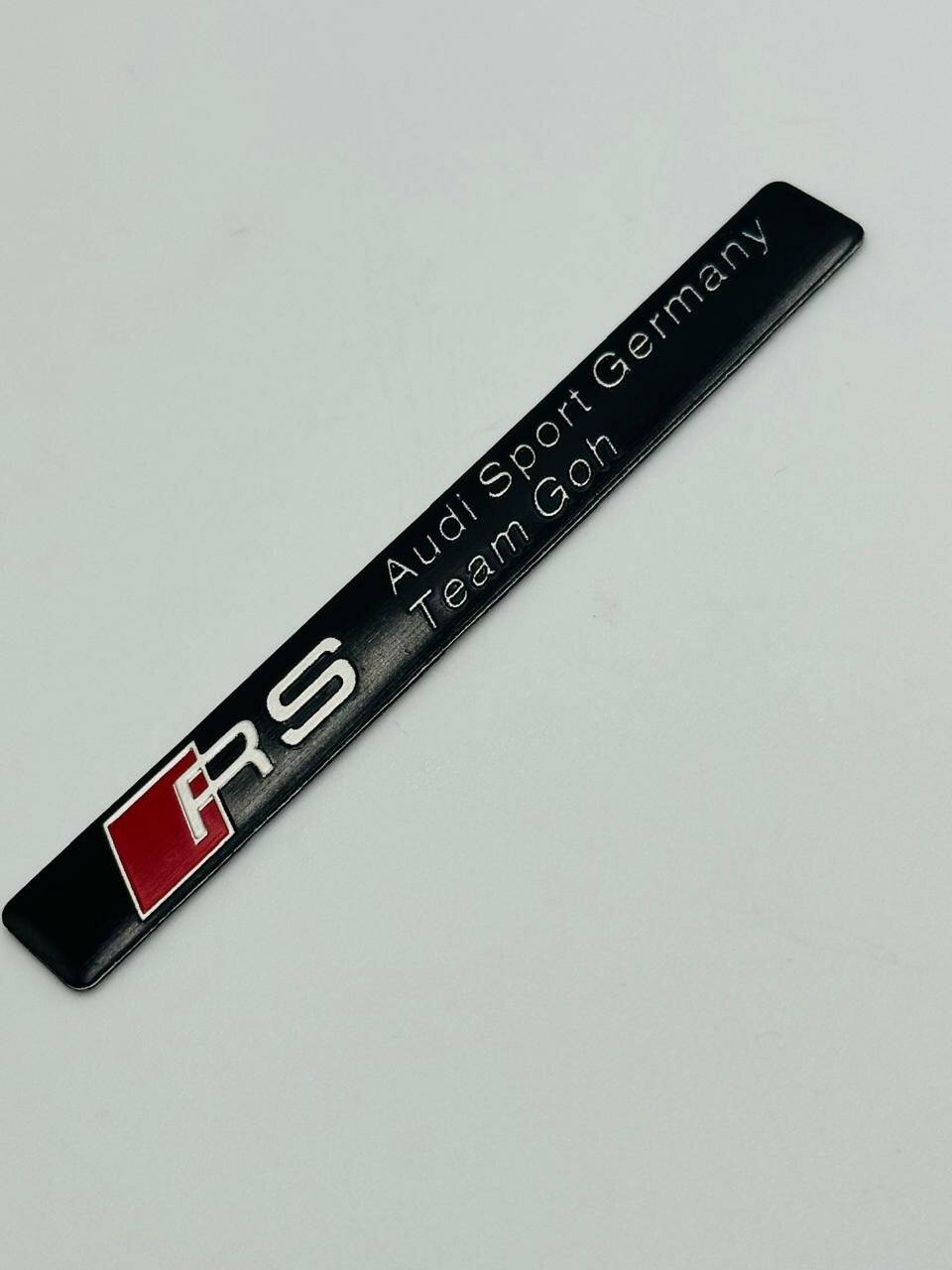 Шильдик надпись наклейка Audi RS 11см