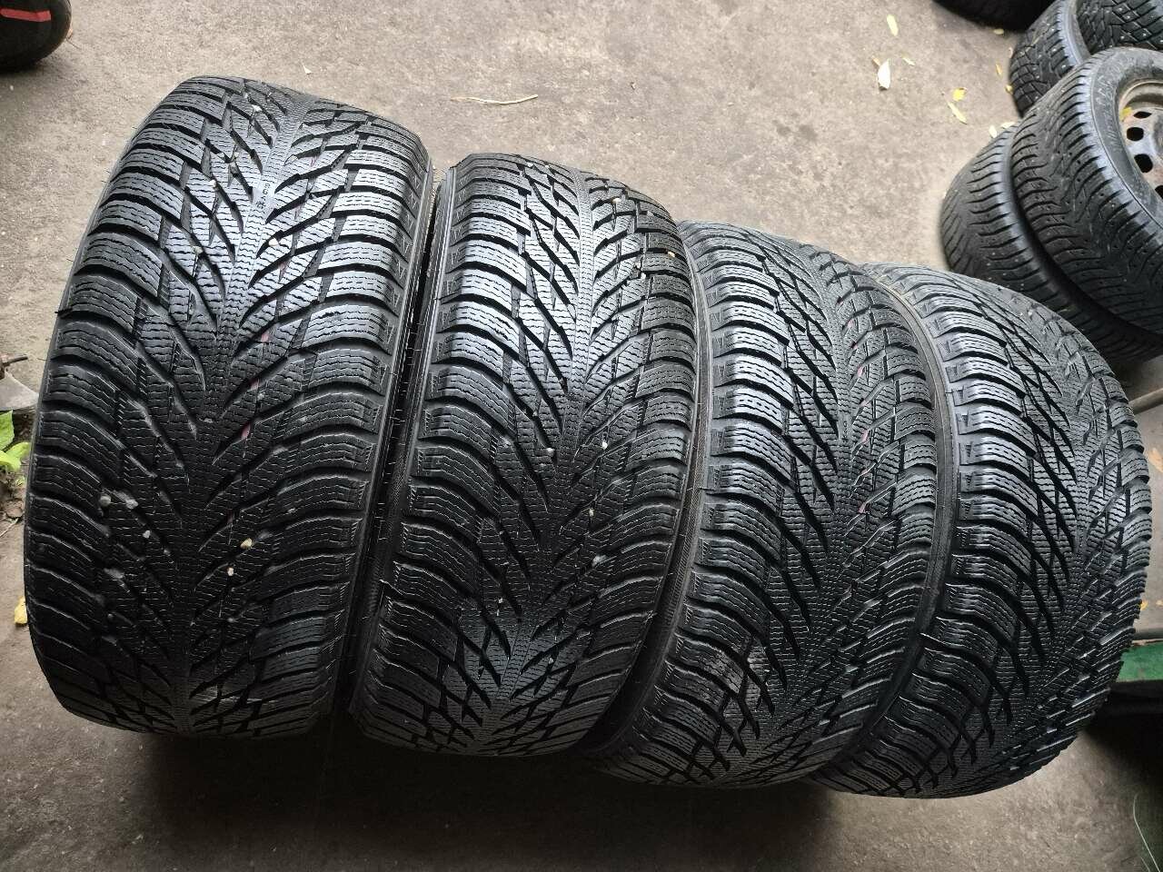 245/55 R17 106R Nokian Tyres Hakkapeliitta R3 остаток:7.9 мм год:2020 арт:d74bb338