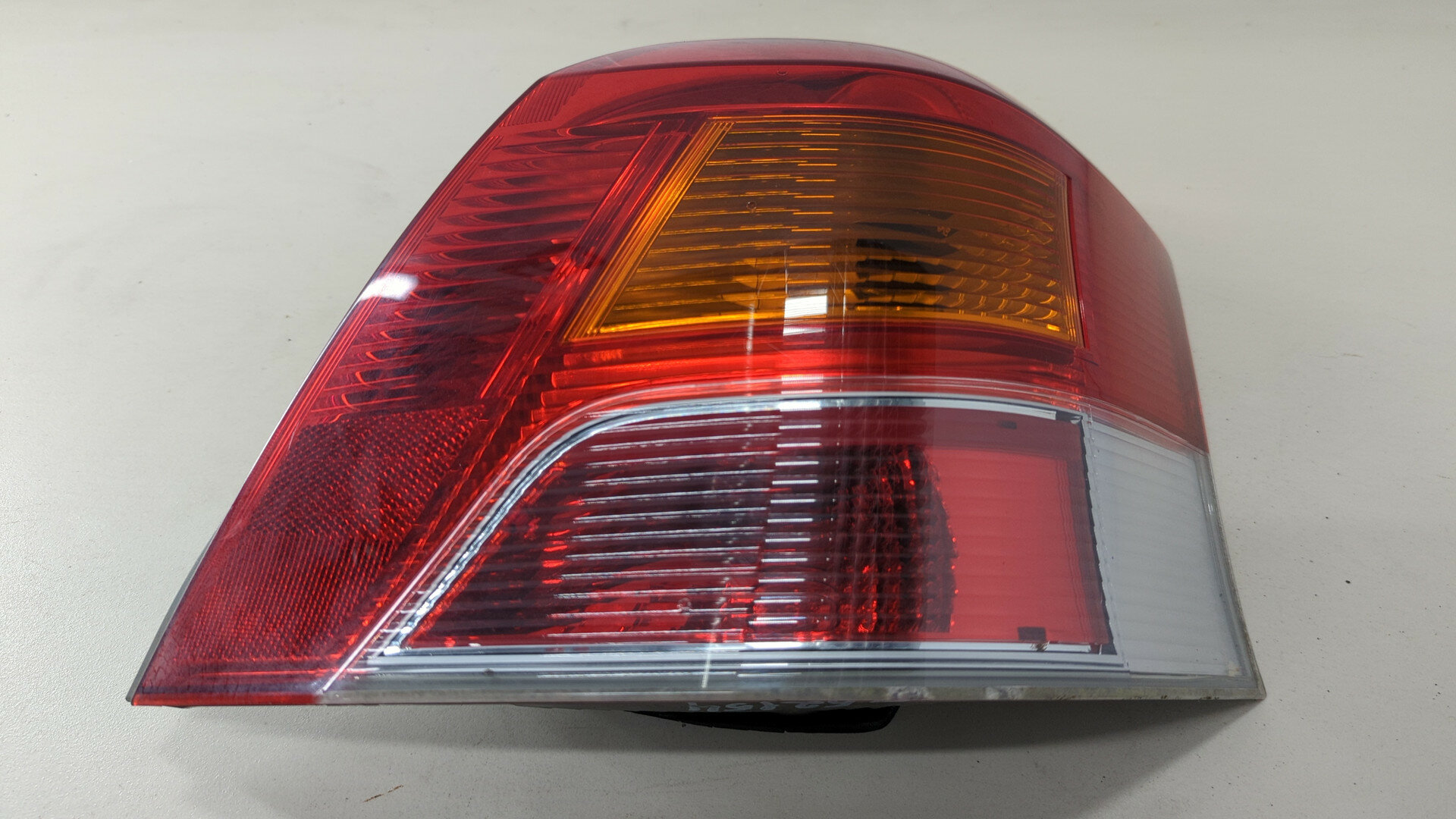 Фонарь (задний) правый Toyota Yaris Б/У