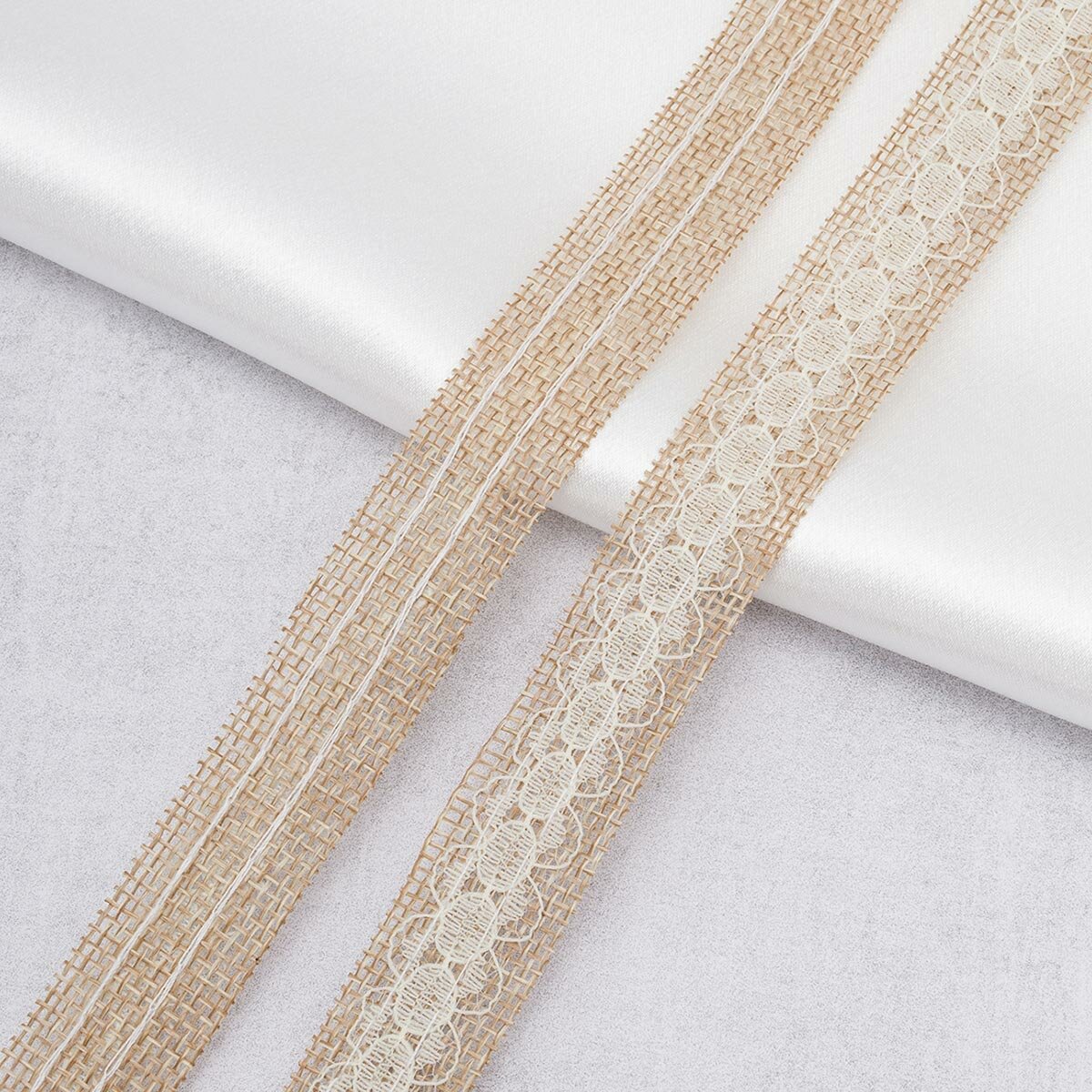 Лента для упаковки подарков, джутовая с кружевом, 2 смх4,5 м, цвет бежевый/белый, Astra&Craft