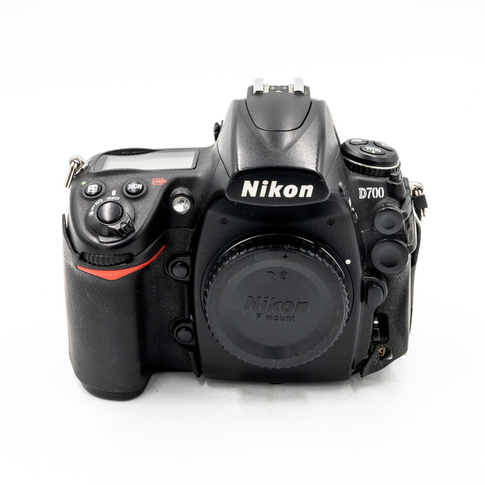 Зеркальный фотоаппарат Nikon D700 Body