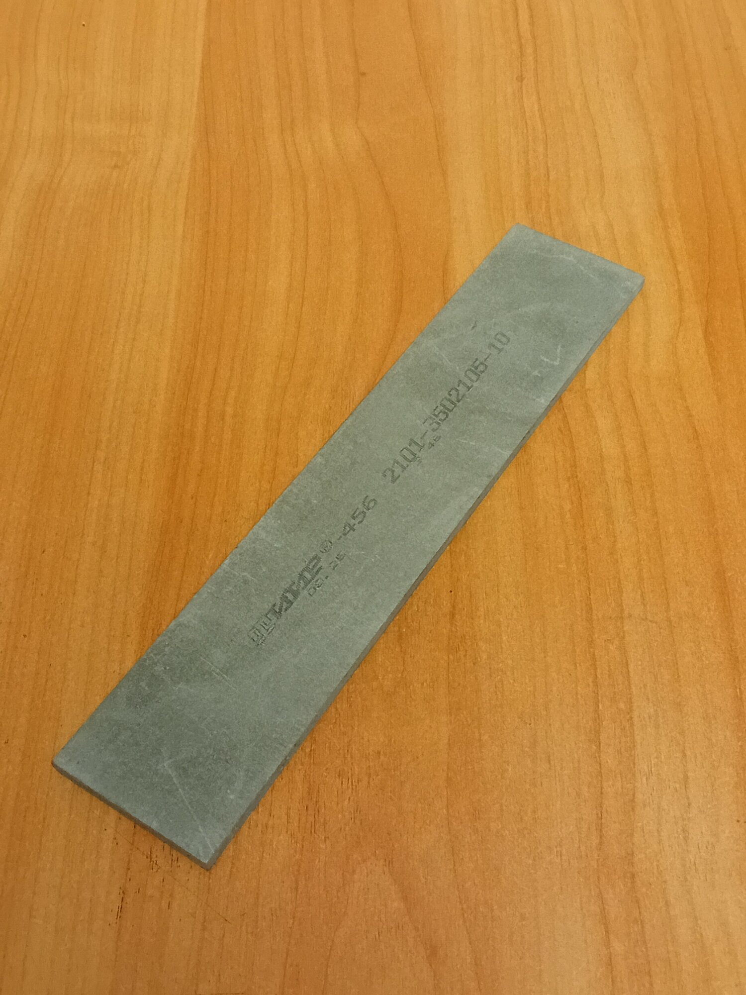 Накладка задних тормозных колодок ВАЗ-2101 2102 2103 2104 2105 2106 2107 производства тиир. Несверлёная.2101-3502105-10