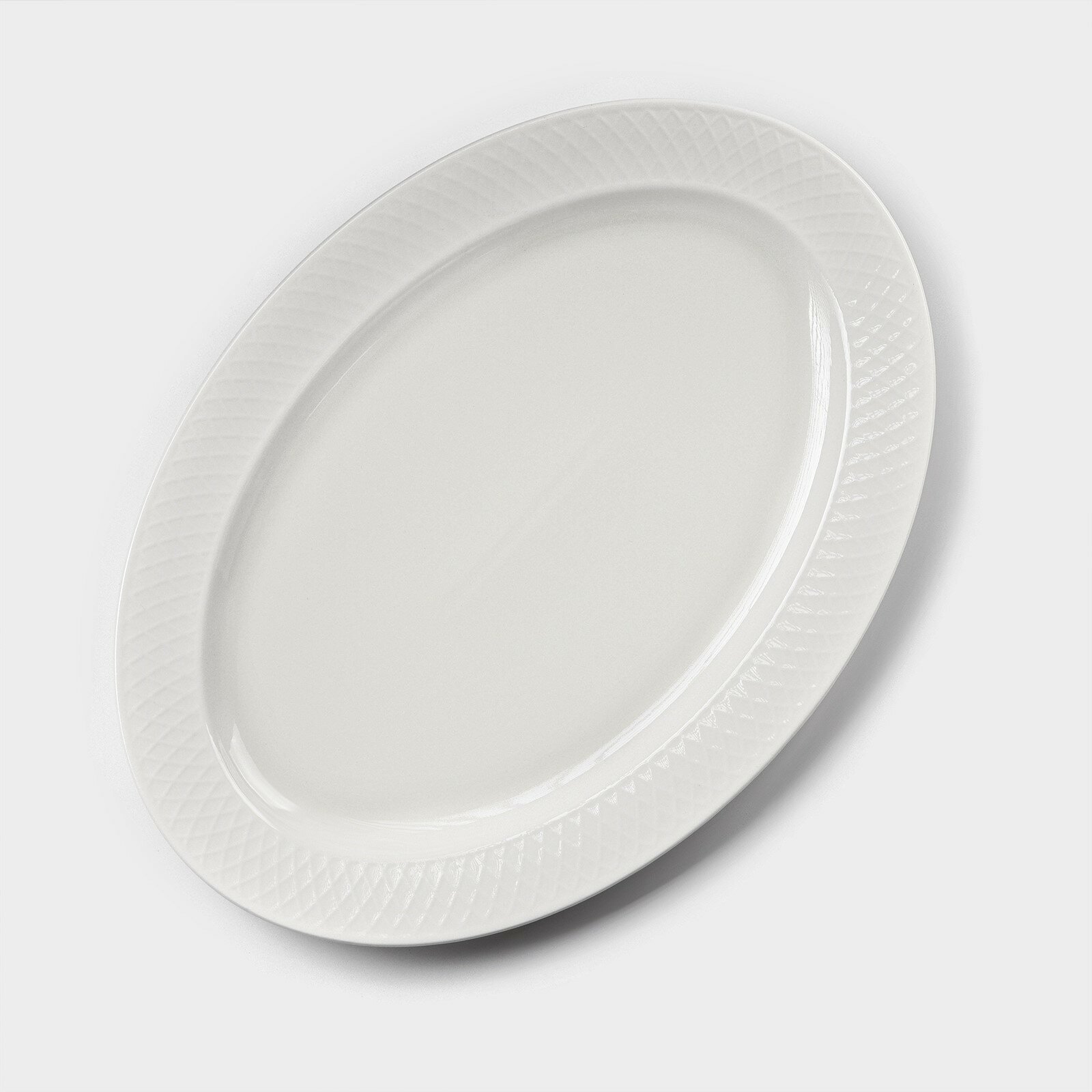 Блюдо фарфоровое овальное Wilmax «Юлия Высоцкая», 36×25.5 см, белое