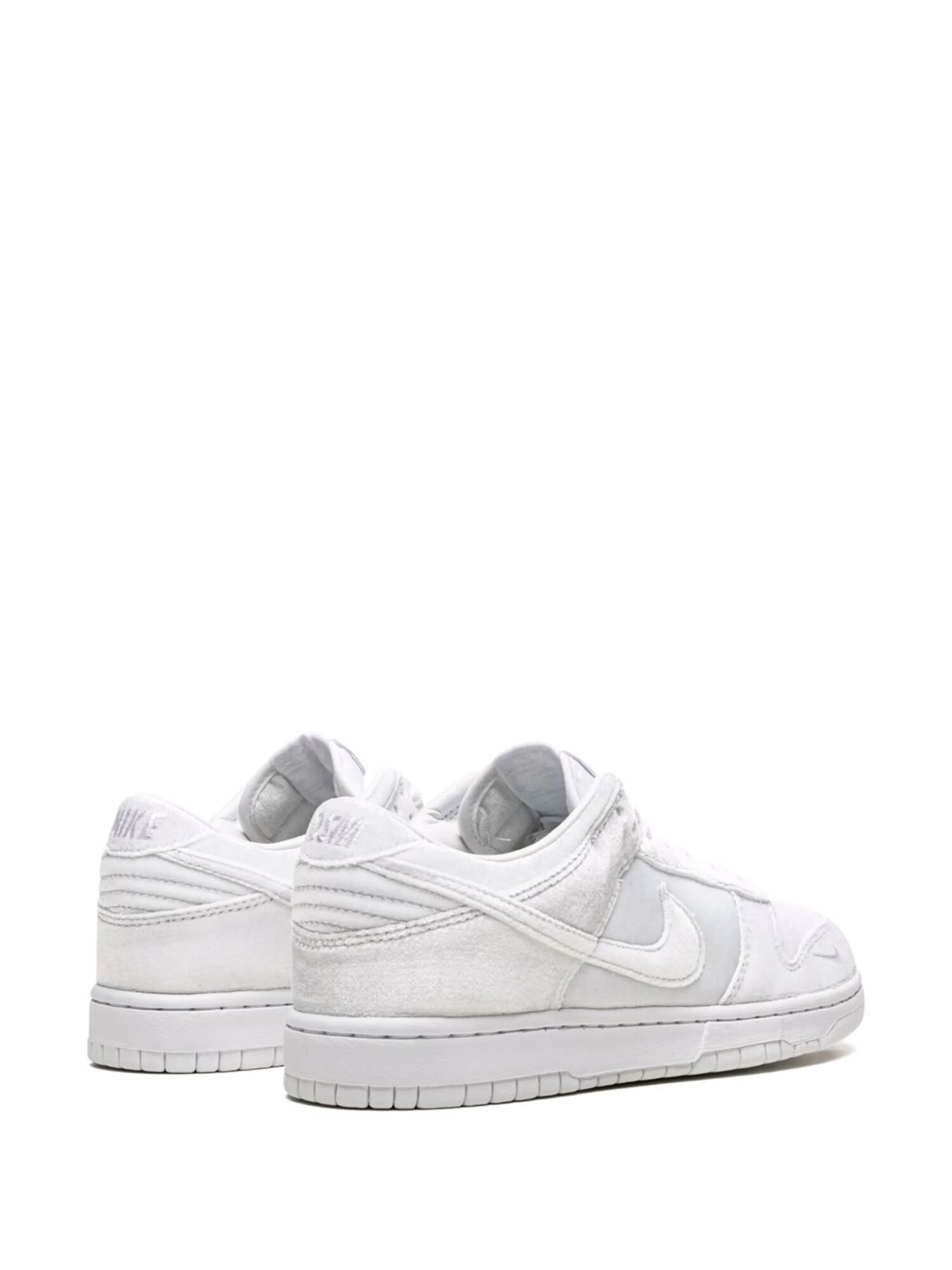 Кроссовки NIKE x Dover Street Market Dunk Low, размер 7.5 US, серебристый — фото 1
